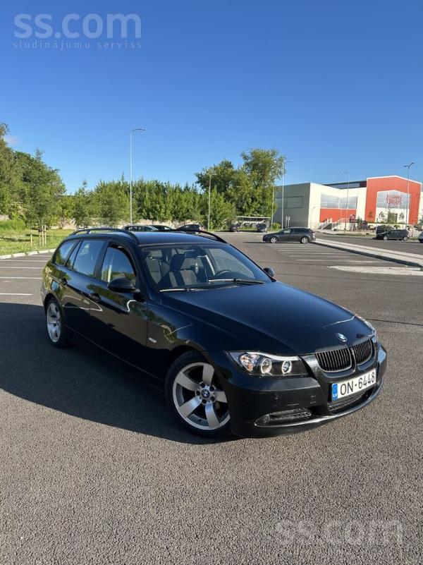Melns BMW 320 2005 Jelgava, ar dzinēja tilpumu 2.00 L un nobraukumu 408 tūkst. km par 2750 €, foto 1 vietnē AUTOMOTO.COM.LV