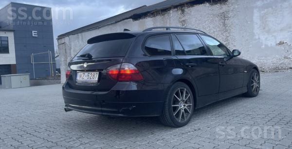 Melns BMW 320 2005 Rīga, ar dzinēja tilpumu 2.00 L un nobraukumu 366 tūkst. km par 2200 €, foto 4 vietnē AUTOMOTO.COM.LV