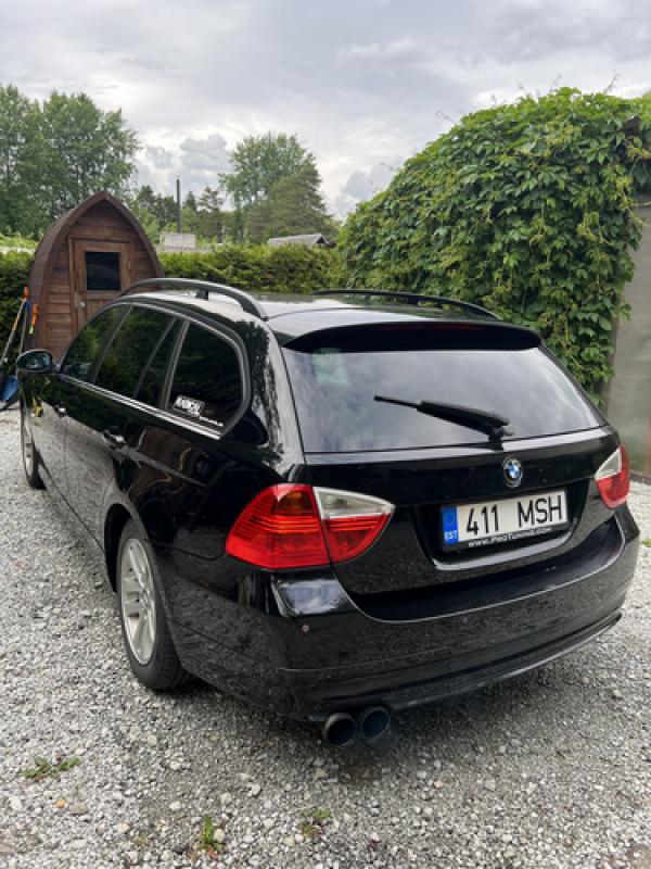 Melns BMW 320 2005 Tallina, ar dzinēja tilpumu 2.00 L un nobraukumu 306 tūkst. km par 4000 €, foto 4 vietnē AUTOMOTO.COM.LV