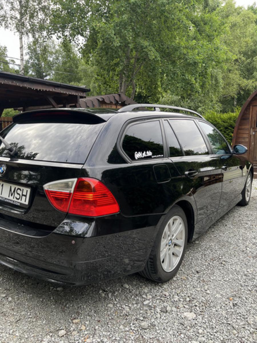 Black BMW 320 2005 in Tallinn, with an engine capacity of 2.00 L and mileage of 306 thousand km for 4000 €, photo 6 on AUTOMOTO.COM.LV