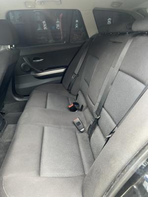 Black BMW 320 2005 in Tallinn, with an engine capacity of 2.00 L and mileage of 306 thousand km for 4000 €, photo 10 on AUTOMOTO.COM.LV