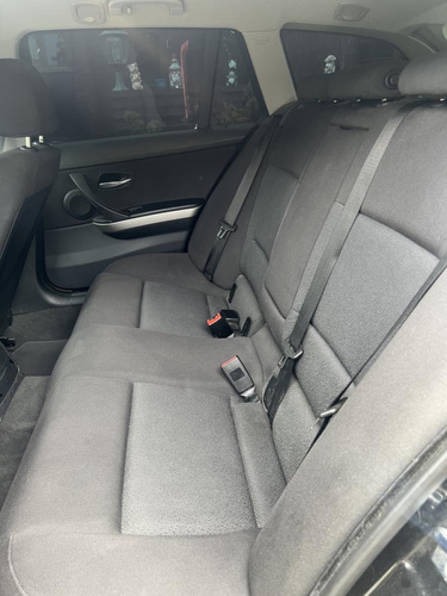 Black BMW 320 2005 in Tallinn, with an engine capacity of 2.00 L and mileage of 306 thousand km for 4000 €, photo 10 on AUTOMOTO.COM.LV