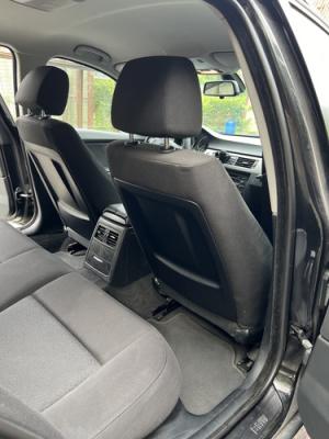 Black BMW 320 2005 in Tallinn, with an engine capacity of 2.00 L and mileage of 306 thousand km for 4000 €, photo 11 on AUTOMOTO.COM.LV