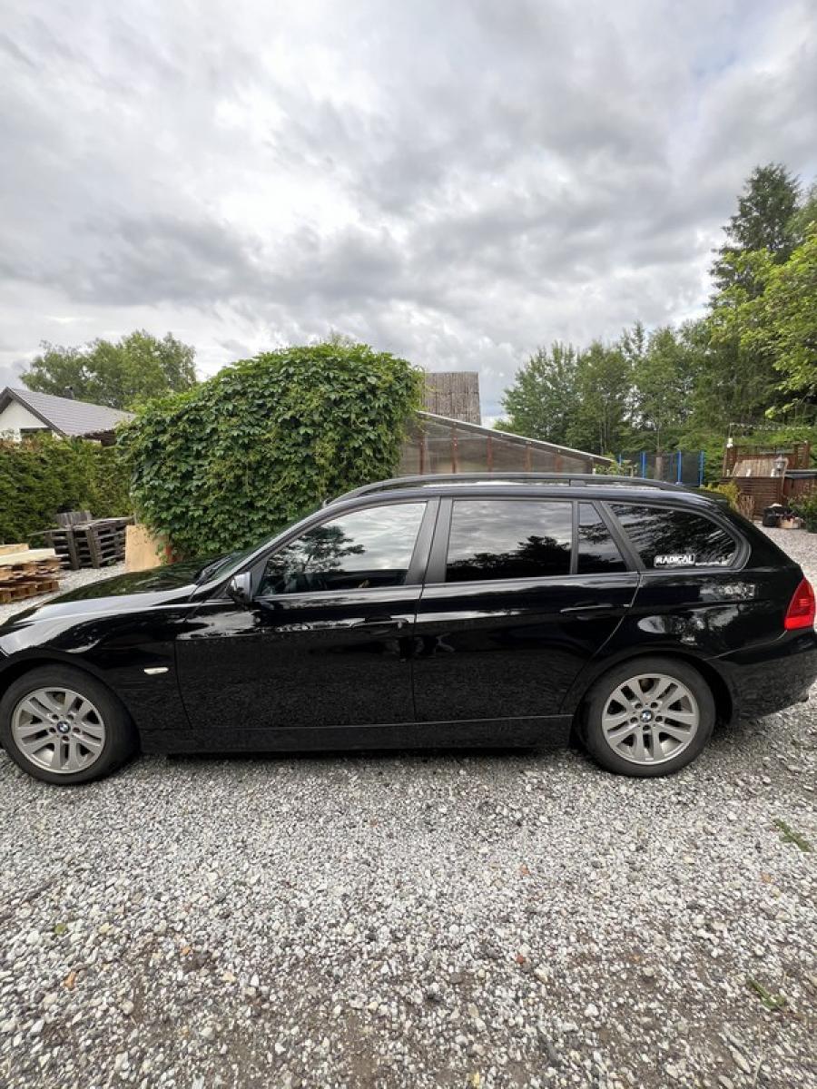 Black BMW 320 2005 in Tallinn, with an engine capacity of 2.00 L and mileage of 306 thousand km for 4000 €, photo 21 on AUTOMOTO.COM.LV