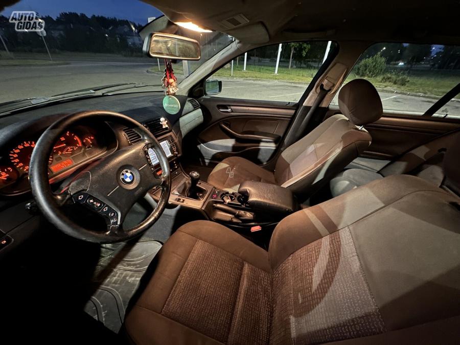 Melns BMW 320 2005 Viļņa, ar dzinēja tilpumu 2.00 L un nobraukumu 380 tūkst. km par 1325 €, foto 7 vietnē AUTOMOTO.COM.LV
