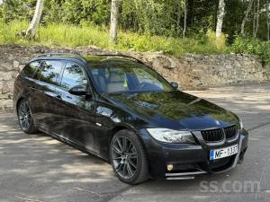 Melns BMW 320 2005 Valmiera, ar dzinēja tilpumu 2.00 L un nobraukumu 390 tūkst. km par 4000 €, foto  vietnē AUTOMOTO.COM.LV