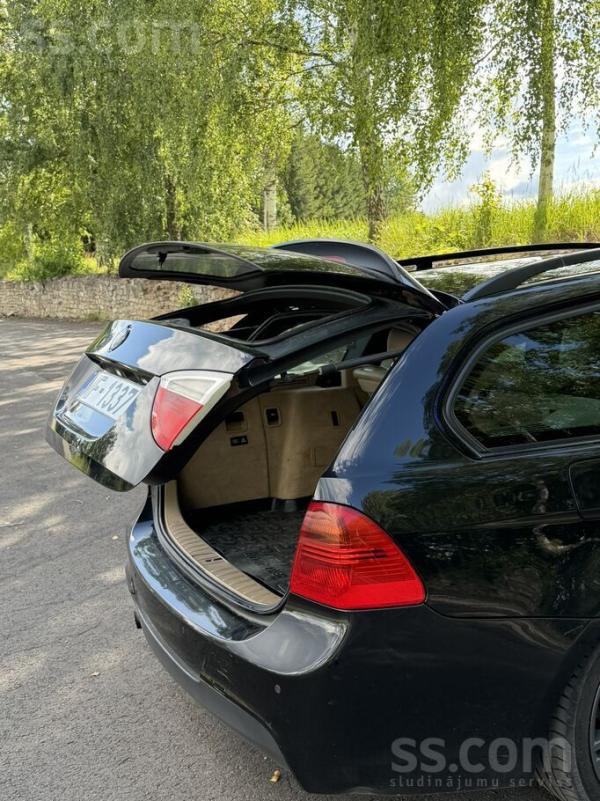 Black BMW 320 2005 in Valmiera, with an engine capacity of 2.00 L and mileage of 390 thousand km for 4000 €, photo 5 on AUTOMOTO.COM.LV