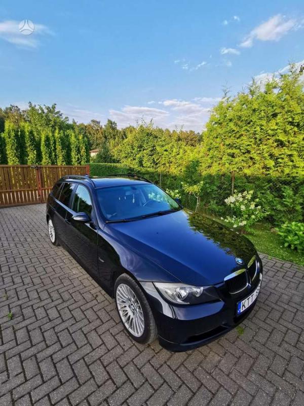 Melns BMW 320 2005 Kauņa, ar dzinēja tilpumu 2.00 L un nobraukumu 350 tūkst. km par 2800 €, foto 1 vietnē AUTOMOTO.COM.LV