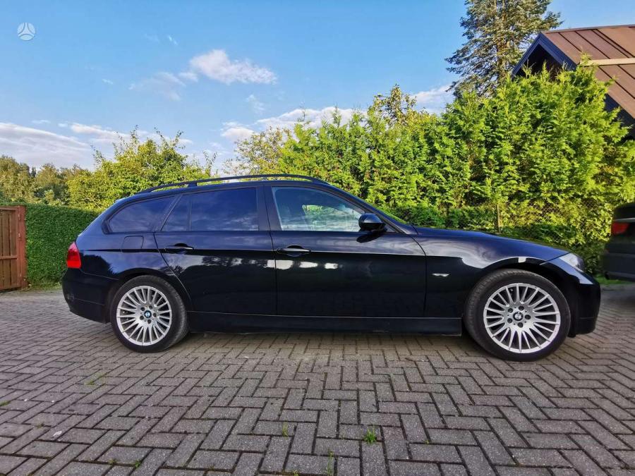 Melns BMW 320 2005 Kauņa, ar dzinēja tilpumu 2.00 L un nobraukumu 350 tūkst. km par 2800 €, foto 3 vietnē AUTOMOTO.COM.LV