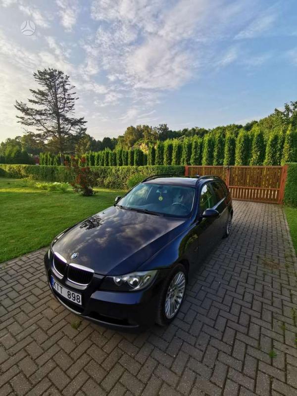 Melns BMW 320 2005 Kauņa, ar dzinēja tilpumu 2.00 L un nobraukumu 350 tūkst. km par 2800 €, foto 3 vietnē AUTOMOTO.COM.LV