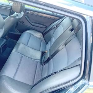 Black BMW 320 2005 in Riga, with an engine capacity of 2.00 L and mileage of 407 thousand km for 800 €, photo 5 on AUTOMOTO.COM.LV