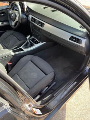 Melns BMW 320 2005 Liepāja, ar dzinēja tilpumu 2.00 L un nobraukumu 427 tūkst. km par 2300 €, foto 9 vietnē AUTOMOTO.COM.LV