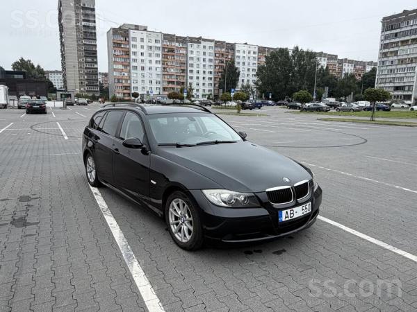 Melns BMW 320 2005 Rīga, ar dzinēja tilpumu 2.00 L un nobraukumu 395 tūkst. km par 3550 €, foto 2 vietnē AUTOMOTO.COM.LV