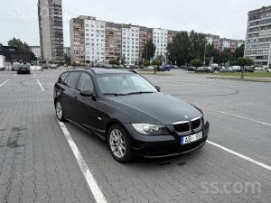 Black BMW 320 2005 in Riga, with an engine capacity of 2.00 L and mileage of 395 thousand km for 3550 €, photo 3 on AUTOMOTO.COM.LV