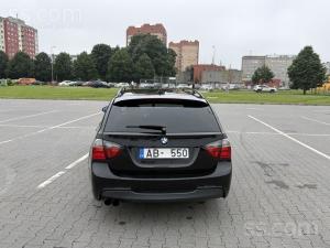 Black BMW 320 2005 in Riga, with an engine capacity of 2.00 L and mileage of 395 thousand km for 3550 €, photo 8 on AUTOMOTO.COM.LV