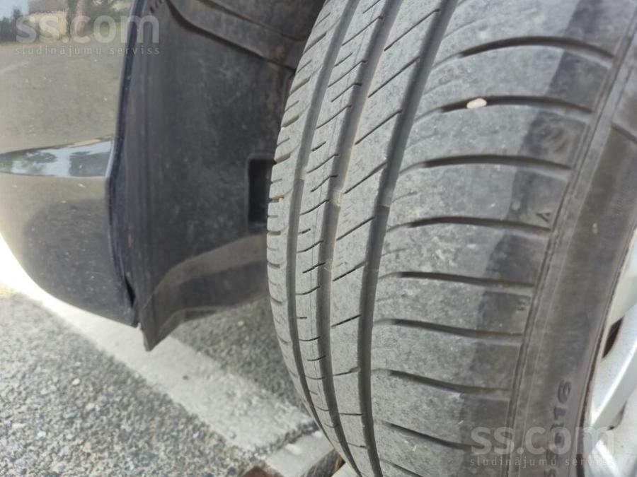 Melns BMW 320 2005 Rīga, ar dzinēja tilpumu 2.00 L un nobraukumu 398 tūkst. km par 1850 €, foto 14 vietnē AUTOMOTO.COM.LV
