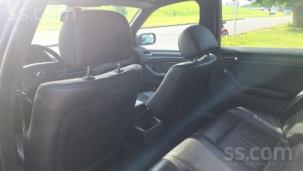 Black BMW 320 2005 in Riga, with an engine capacity of 2.00 L and mileage of 395 thousand km for 1800 €, photo 2 on AUTOMOTO.COM.LV