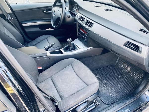 Melns BMW 320 2005 Viļņa, ar dzinēja tilpumu 2.00 L un nobraukumu 296 tūkst. km par 2350 €, foto 11 vietnē AUTOMOTO.COM.LV