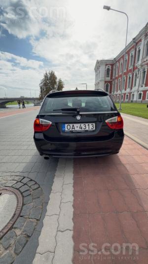 Melns BMW 320 2005 Jelgava, ar dzinēja tilpumu 2.00 L un nobraukumu 430 tūkst. km par 2500 €, foto 8 vietnē AUTOMOTO.COM.LV