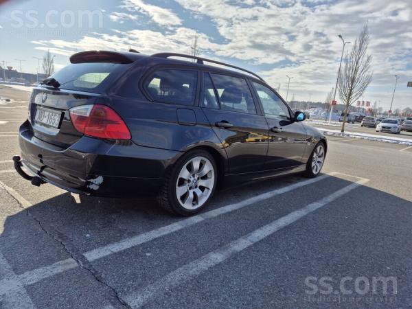 Black BMW 320 2006 in Riga, with an engine capacity of 2.00 L and mileage of 345 thousand km for 3200 €, photo 2 on AUTOMOTO.COM.LV