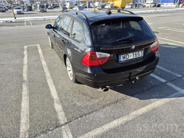 Black BMW 320 2006 in Riga, with an engine capacity of 2.00 L and mileage of 345 thousand km for 3200 €, photo 4 on AUTOMOTO.COM.LV