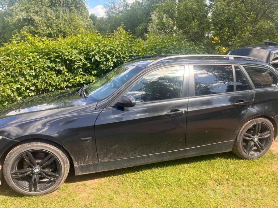 Melns BMW 320 2006 Rīga, ar dzinēja tilpumu 2.00 L un nobraukumu 427 tūkst. km par 3000 €, foto 2 vietnē AUTOMOTO.COM.LV