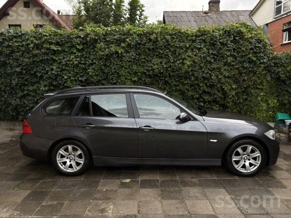 Melns BMW 320 2006 Rīga, ar dzinēja tilpumu 2.00 L un nobraukumu 254 tūkst. km par 4300 €, foto 2 vietnē AUTOMOTO.COM.LV