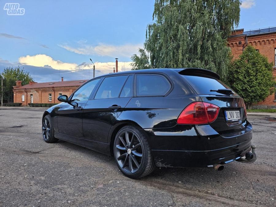 Black BMW 320 2006 in Kaunas, with an engine capacity of 2.00 L and mileage of 303 thousand km for 1499 €, photo 8 on AUTOMOTO.COM.LV