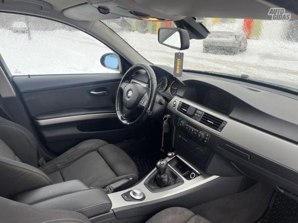 Melns BMW 320 2006 Kauņa, ar dzinēja tilpumu 2.00 L un nobraukumu 350 tūkst. km par 2650 €, foto 5 vietnē AUTOMOTO.COM.LV