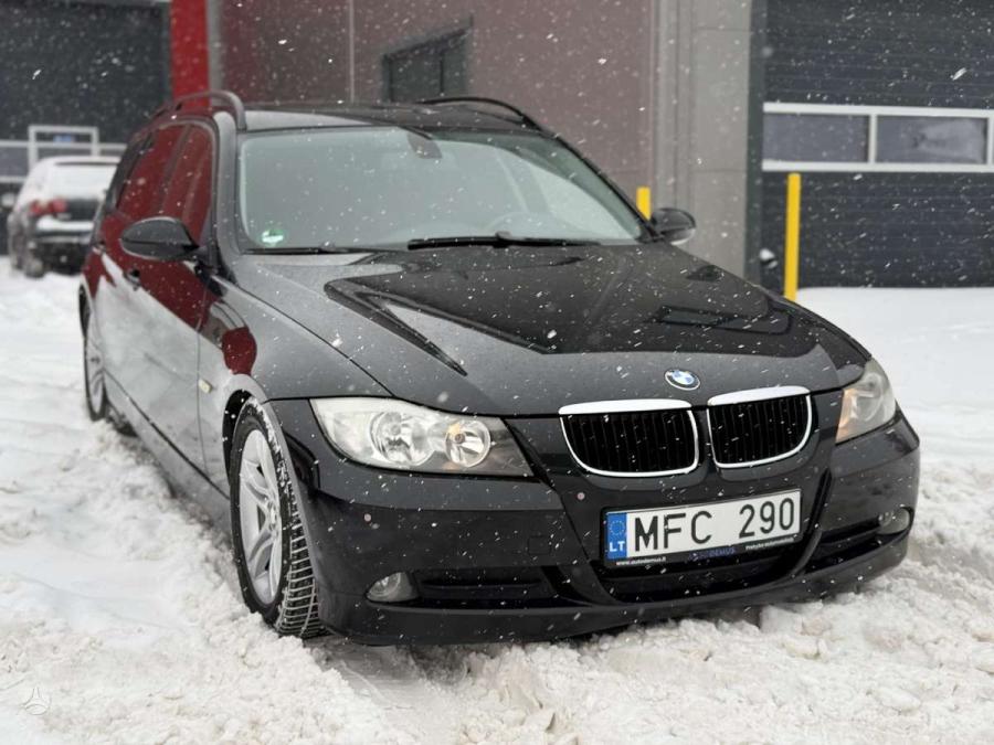 Melns BMW 320 2006 Viļņa, ar dzinēja tilpumu 2.00 L un nobraukumu 319 tūkst. km par 1950 €, foto 2 vietnē AUTOMOTO.COM.LV