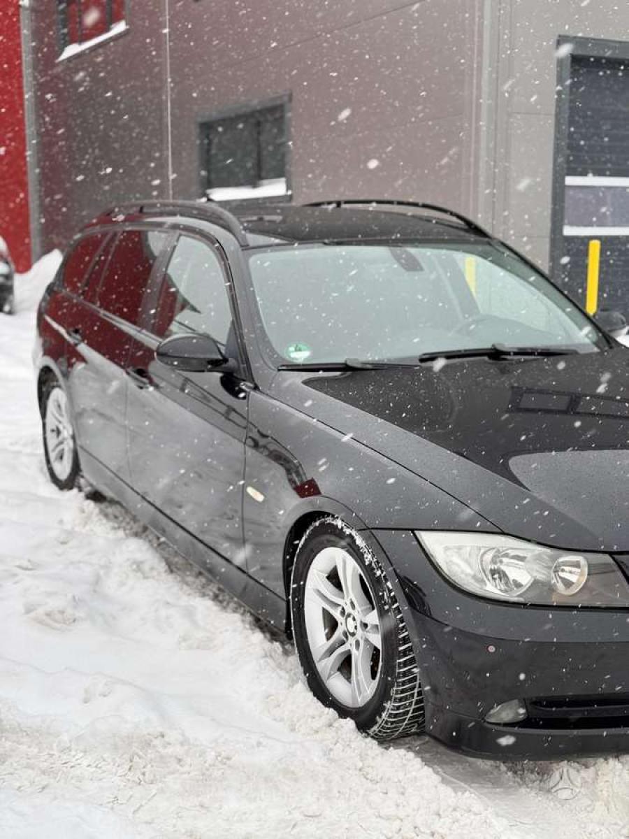 Melns BMW 320 2006 Viļņa, ar dzinēja tilpumu 2.00 L un nobraukumu 319 tūkst. km par 1950 €, foto 4 vietnē AUTOMOTO.COM.LV