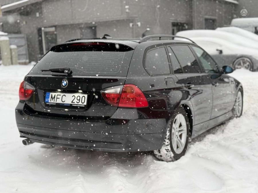 Melns BMW 320 2006 Viļņa, ar dzinēja tilpumu 2.00 L un nobraukumu 319 tūkst. km par 1950 €, foto 6 vietnē AUTOMOTO.COM.LV