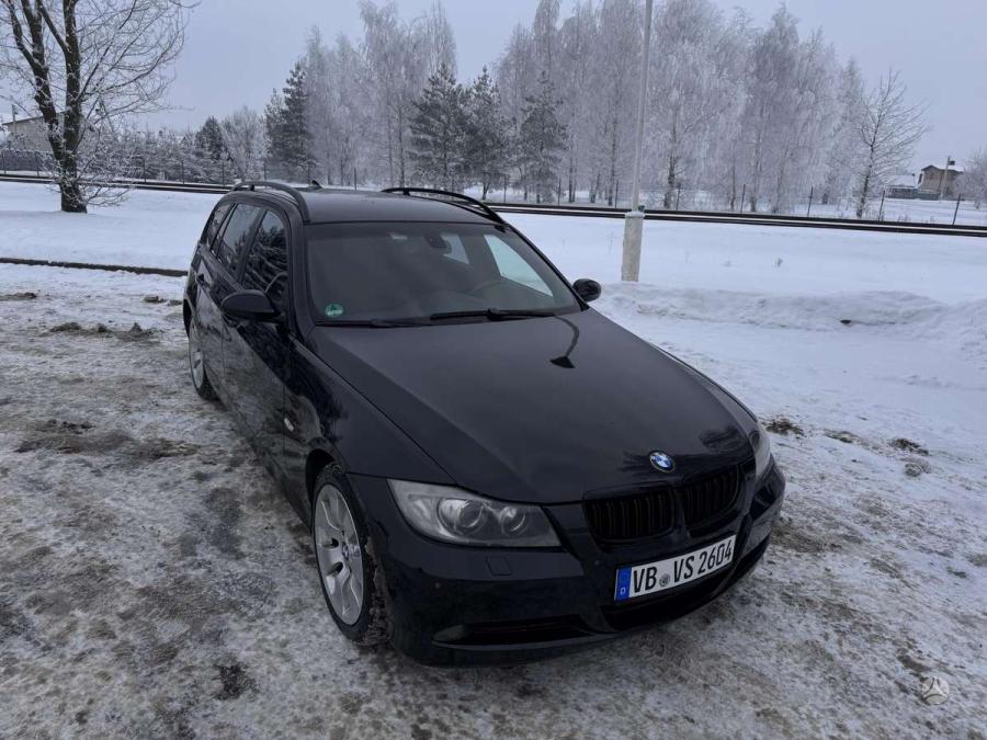 Melns BMW 320 2006 Marijampole, ar dzinēja tilpumu 2.00 L un nobraukumu 307 tūkst. km par 3750 €, foto 1 vietnē AUTOMOTO.COM.LV