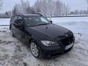 Melns BMW 320 2006 Marijampole, ar dzinēja tilpumu 2.00 L un nobraukumu 307 tūkst. km par 3750 €, foto 3 vietnē AUTOMOTO.COM.LV