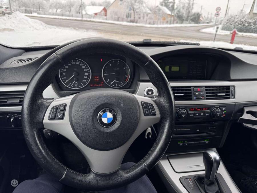 Melns BMW 320 2006 Marijampole, ar dzinēja tilpumu 2.00 L un nobraukumu 307 tūkst. km par 3750 €, foto 6 vietnē AUTOMOTO.COM.LV