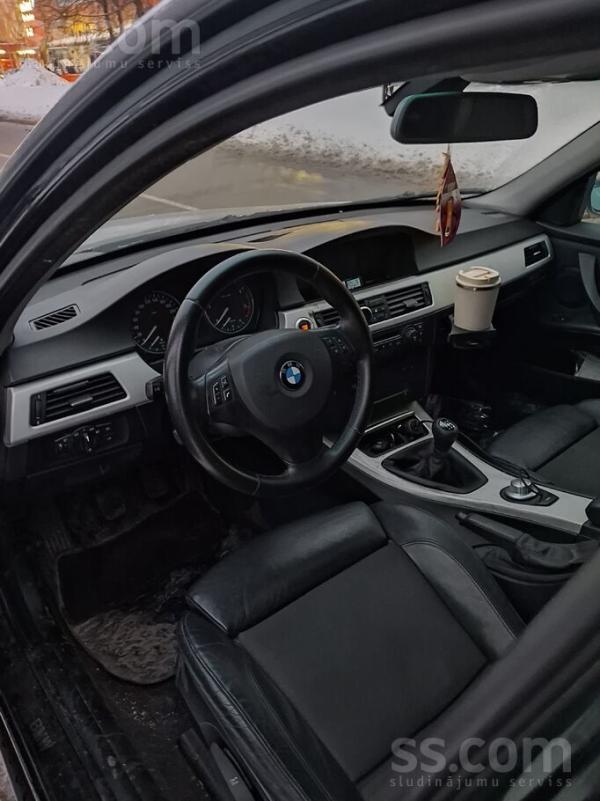 Melns BMW 320 2006 Rīga, ar dzinēja tilpumu 2.00 L un nobraukumu 326 tūkst. km par 2350 €, foto 4 vietnē AUTOMOTO.COM.LV