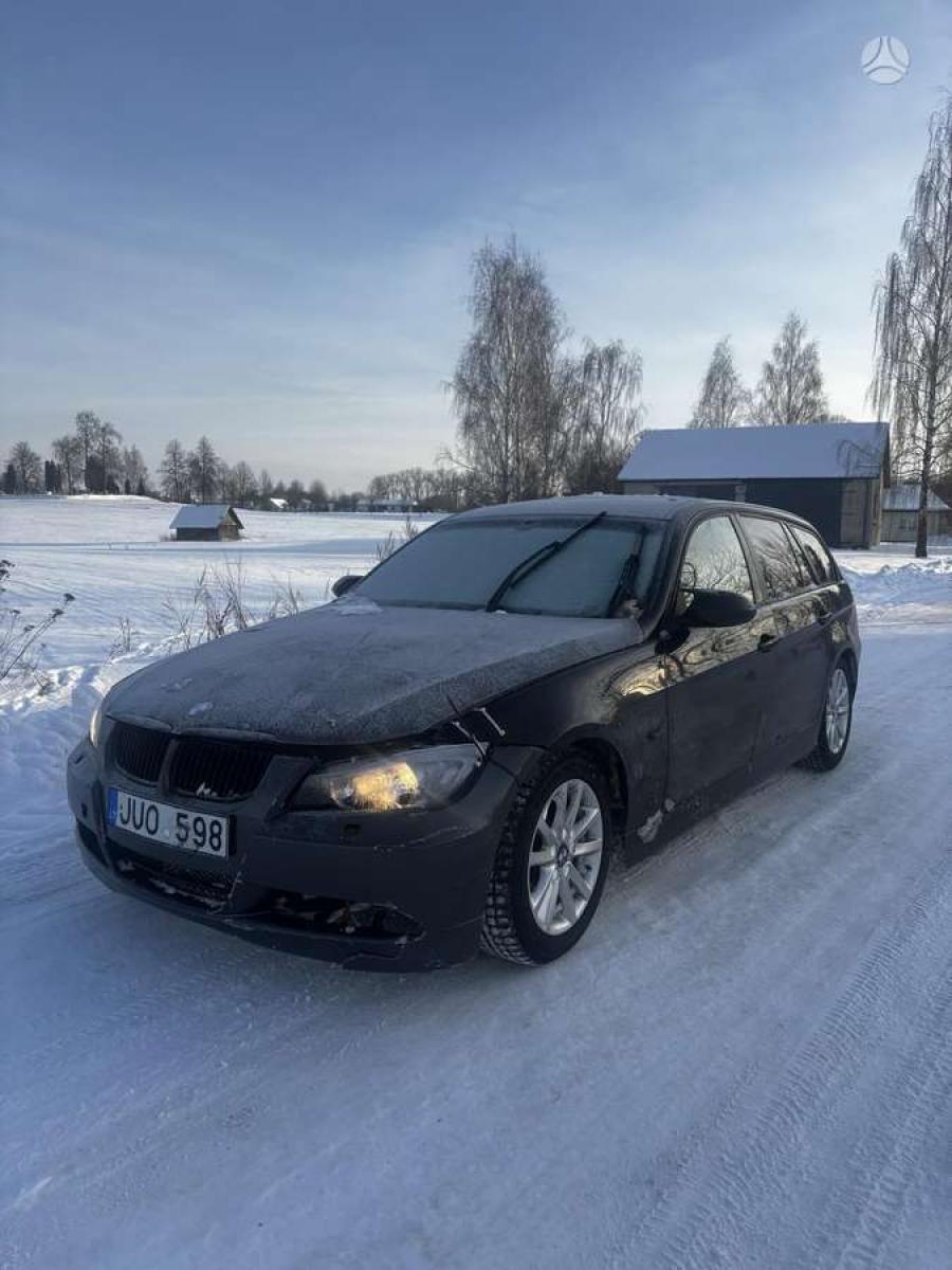 Black BMW 320 2006 in Ukmerge, with an engine capacity of 0.00 L and mileage of 321 thousand km for 1500 €, photo 1 on AUTOMOTO.COM.LV