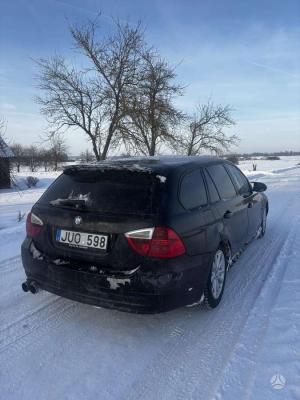 Black BMW 320 2006 in Ukmerge, with an engine capacity of 0.00 L and mileage of 321 thousand km for 1500 €, photo 3 on AUTOMOTO.COM.LV