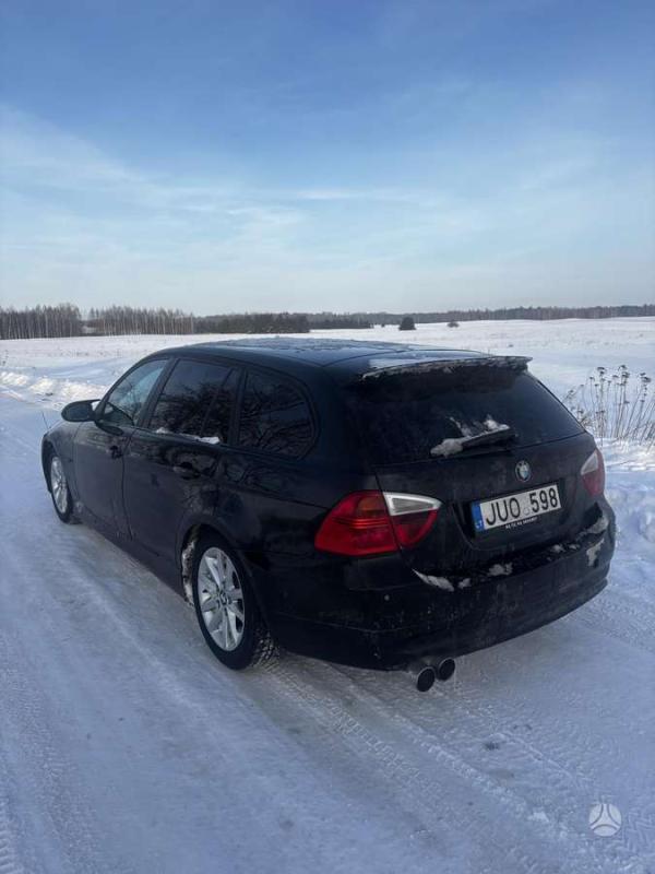 Black BMW 320 2006 in Ukmerge, with an engine capacity of 0.00 L and mileage of 321 thousand km for 1500 €, photo 6 on AUTOMOTO.COM.LV