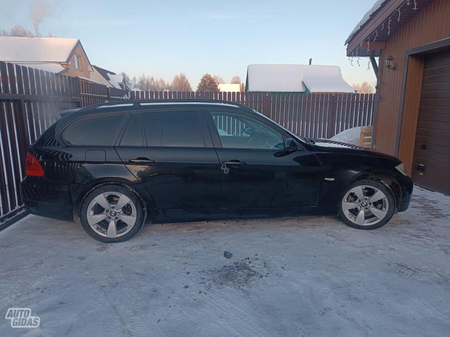 Melns BMW 320 2006 Šauļi, ar dzinēja tilpumu 2.00 L un nobraukumu 305 tūkst. km par 2700 €, foto 1 vietnē AUTOMOTO.COM.LV