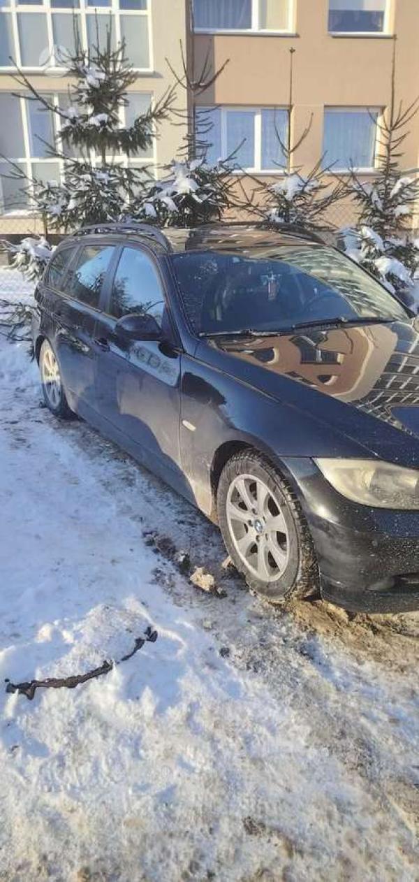 Melns BMW 320 2006 Utena, ar dzinēja tilpumu 2.00 L un nobraukumu 40 tūkst. km par 2400 €, foto 2 vietnē AUTOMOTO.COM.LV