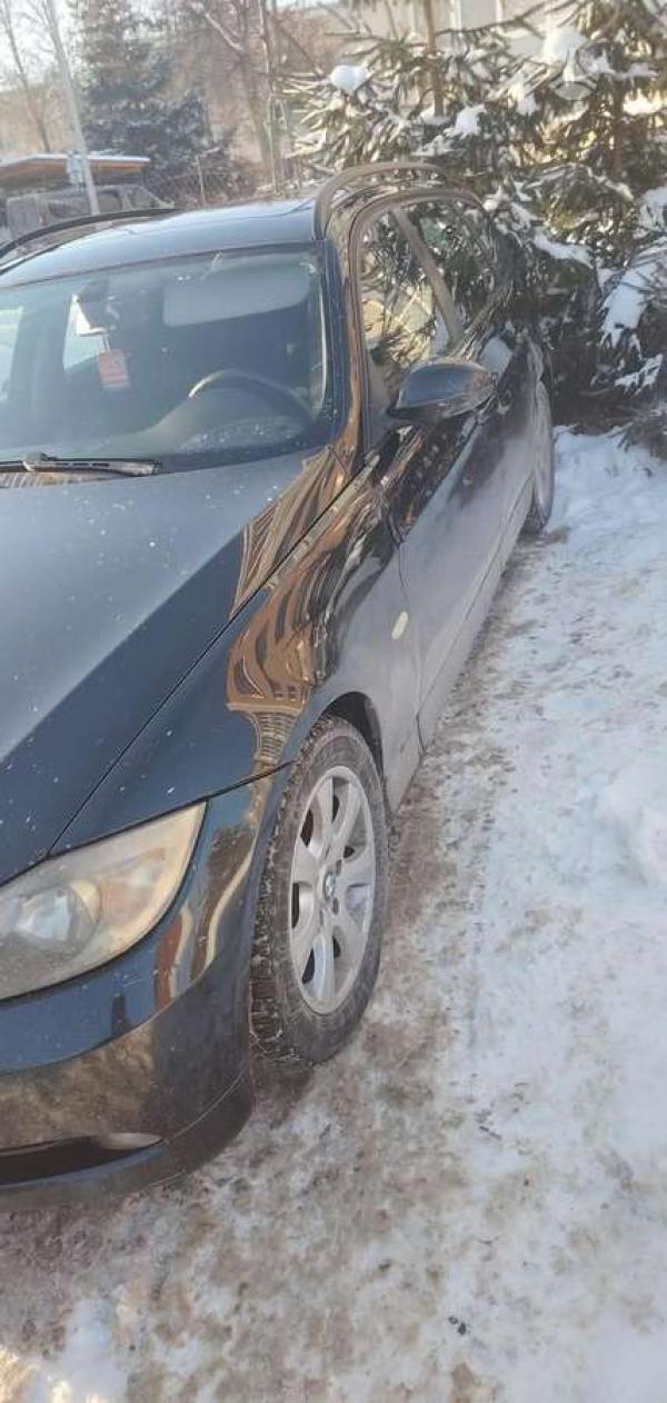 Melns BMW 320 2006 Utena, ar dzinēja tilpumu 2.00 L un nobraukumu 40 tūkst. km par 2400 €, foto 5 vietnē AUTOMOTO.COM.LV