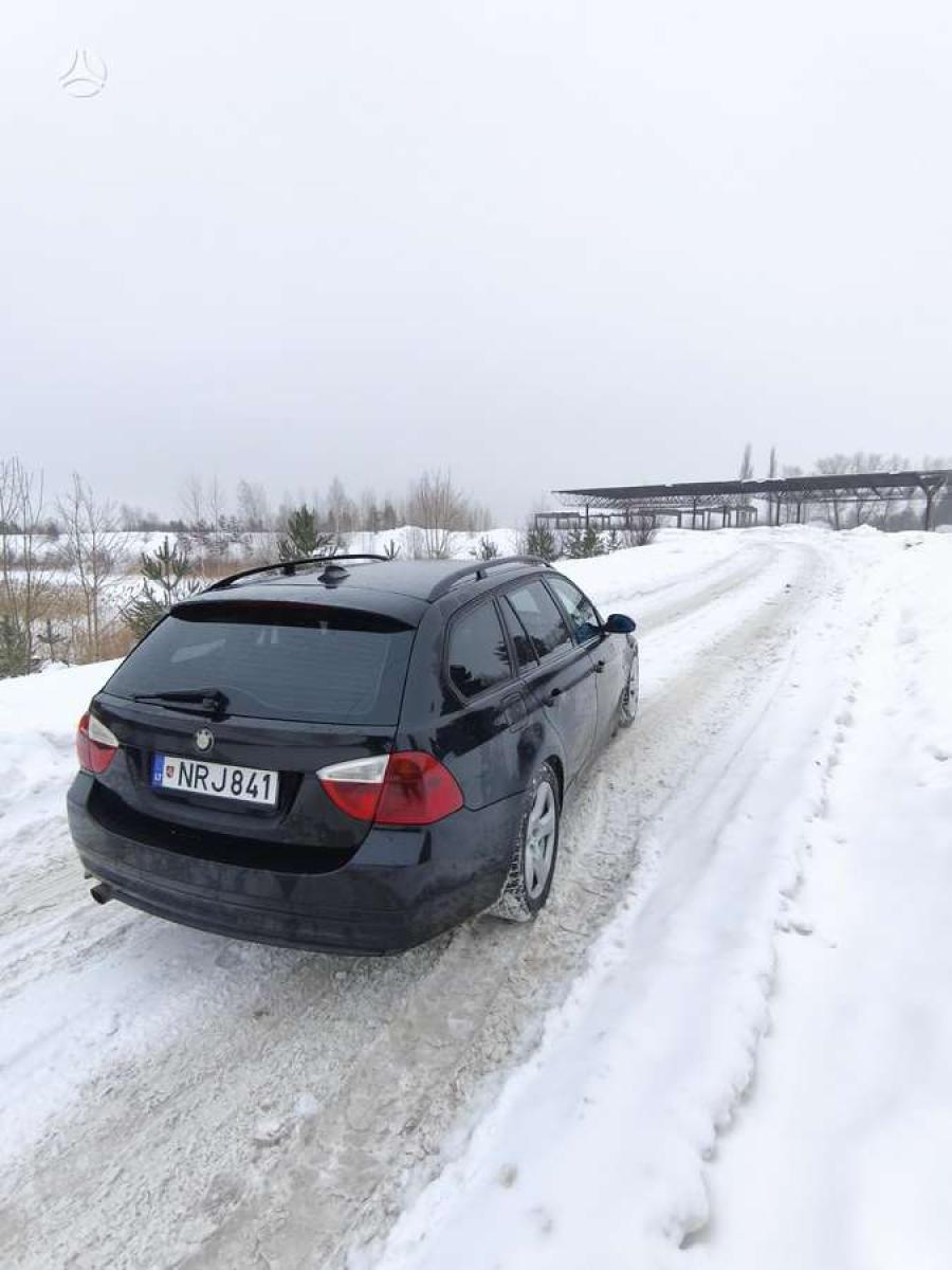Melns BMW 320 2006 Klaipėda, ar dzinēja tilpumu 2.00 L un nobraukumu 281 tūkst. km par 3000 €, foto 3 vietnē AUTOMOTO.COM.LV