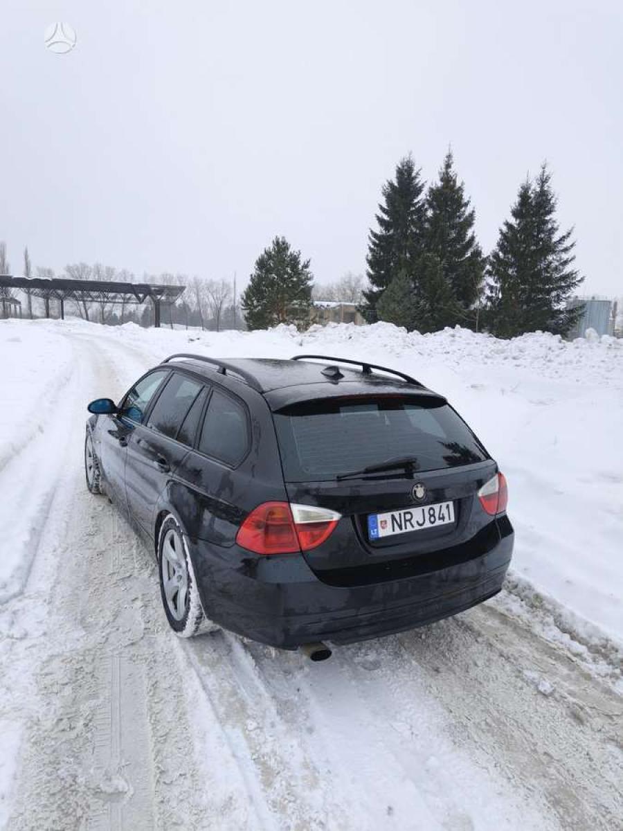 Melns BMW 320 2006 Klaipėda, ar dzinēja tilpumu 2.00 L un nobraukumu 281 tūkst. km par 3000 €, foto 4 vietnē AUTOMOTO.COM.LV
