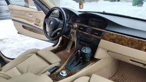 Melns BMW 320 2006 Šilutė, ar dzinēja tilpumu 2.00 L un nobraukumu 350 tūkst. km par 3699 €, foto 15 vietnē AUTOMOTO.COM.LV