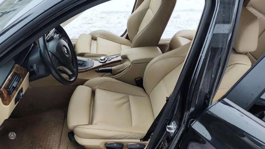 Melns BMW 320 2006 Šilutė, ar dzinēja tilpumu 2.00 L un nobraukumu 350 tūkst. km par 3699 €, foto 17 vietnē AUTOMOTO.COM.LV