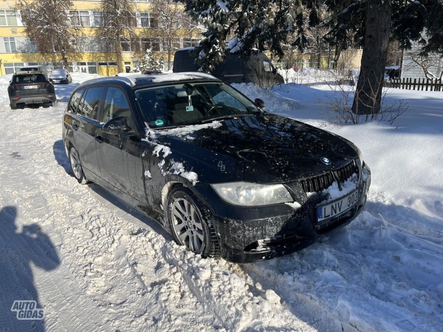 Black BMW 320 2006 in Panevezys, with an engine capacity of 2.00 L and mileage of 350 thousand km for 1500 €, photo 1 on AUTOMOTO.COM.LV