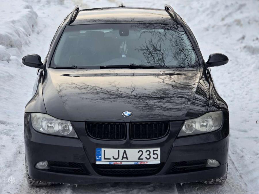 Black BMW 320 2006 in Radviliskis, with an engine capacity of 2.00 L and mileage of 400 thousand km for 2750 €, photo 2 on AUTOMOTO.COM.LV