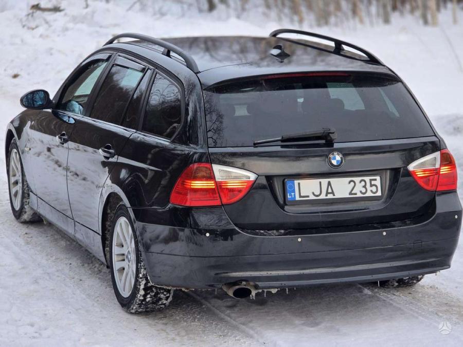 Black BMW 320 2006 in Radviliskis, with an engine capacity of 2.00 L and mileage of 400 thousand km for 2750 €, photo 4 on AUTOMOTO.COM.LV