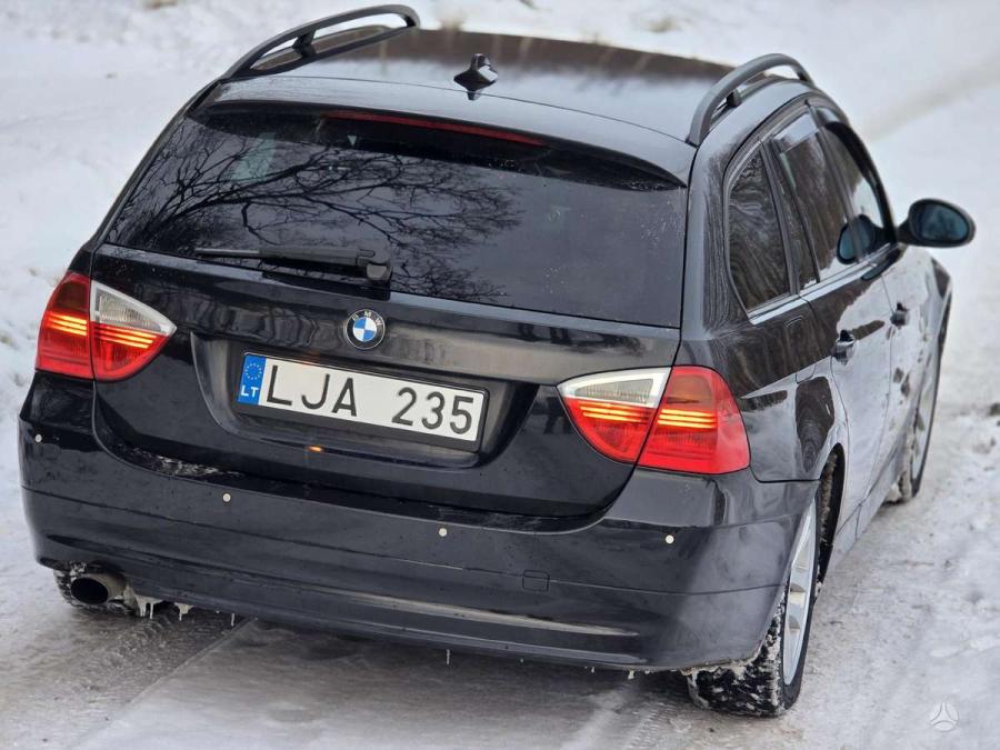 Black BMW 320 2006 in Radviliskis, with an engine capacity of 2.00 L and mileage of 400 thousand km for 2750 €, photo 5 on AUTOMOTO.COM.LV